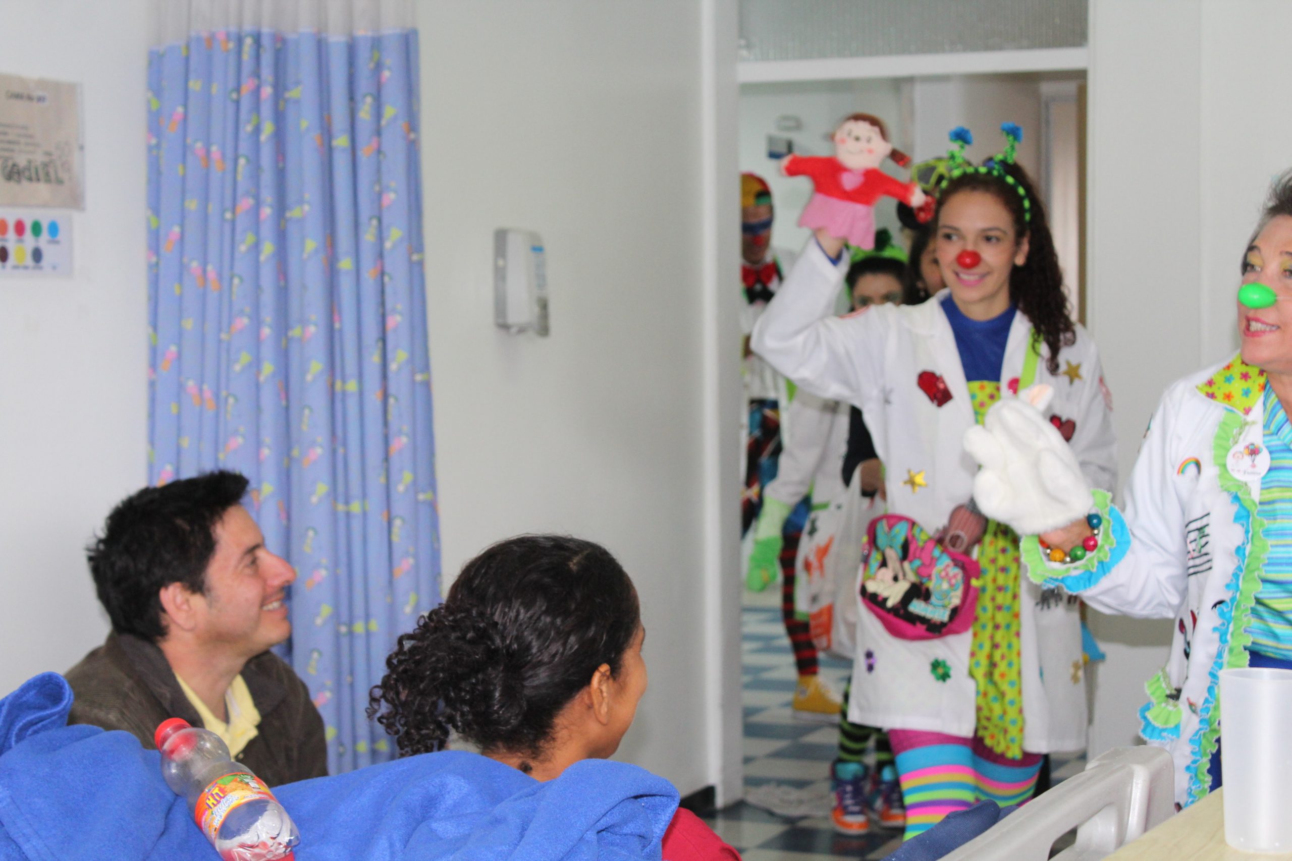 ¿Cómo funciona la Terapia Clown? - Revista Compensar